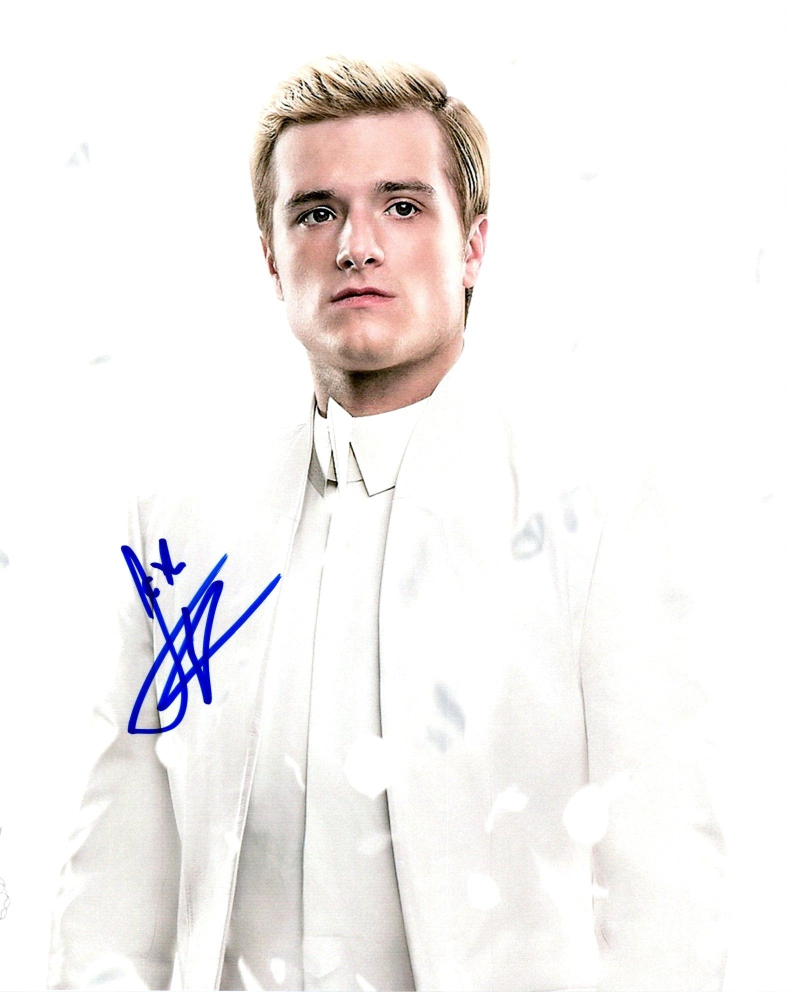 Josh Hutcherson Autographs – Supernova Autographs